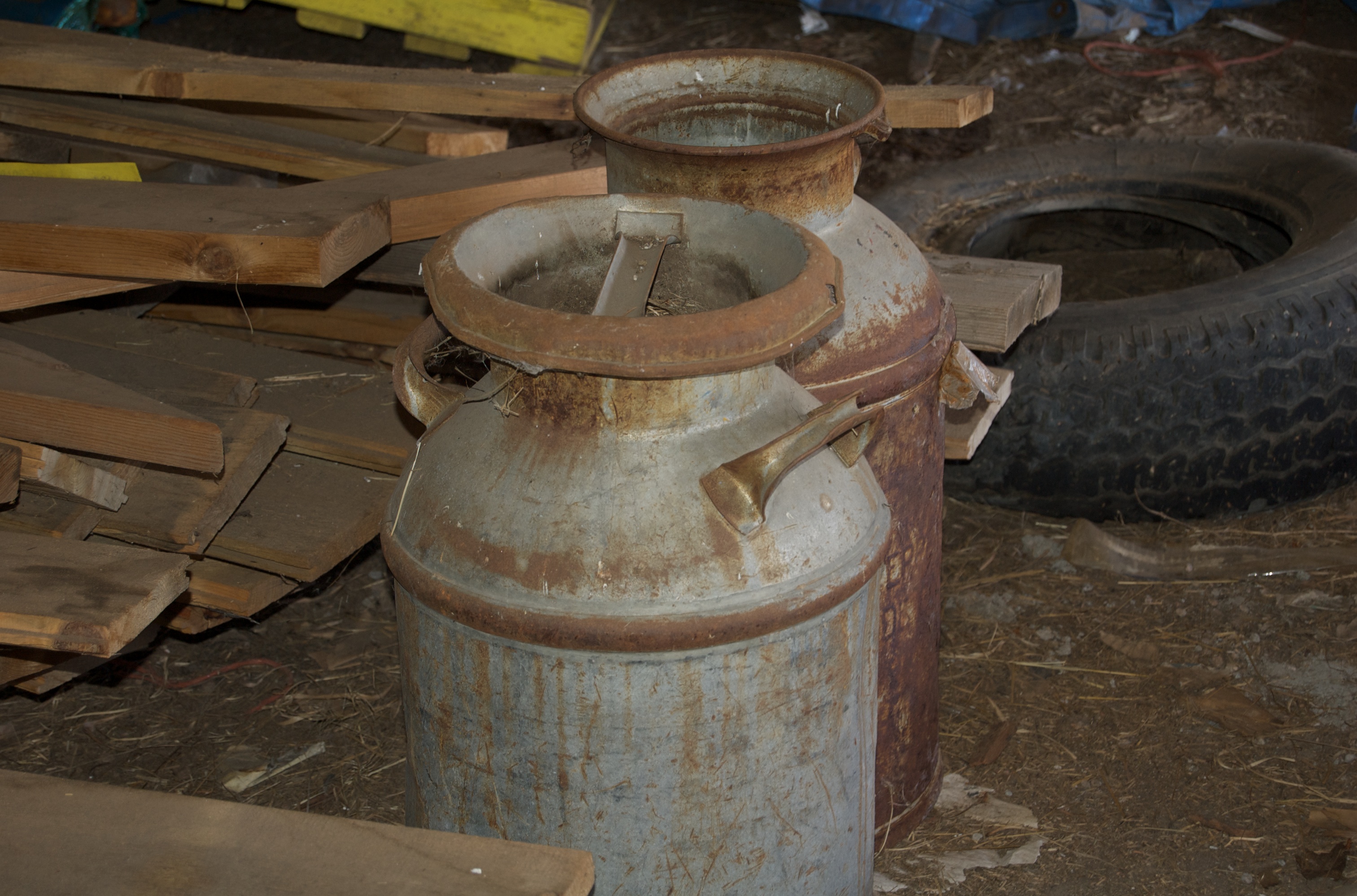 Milk cans | History In A Click